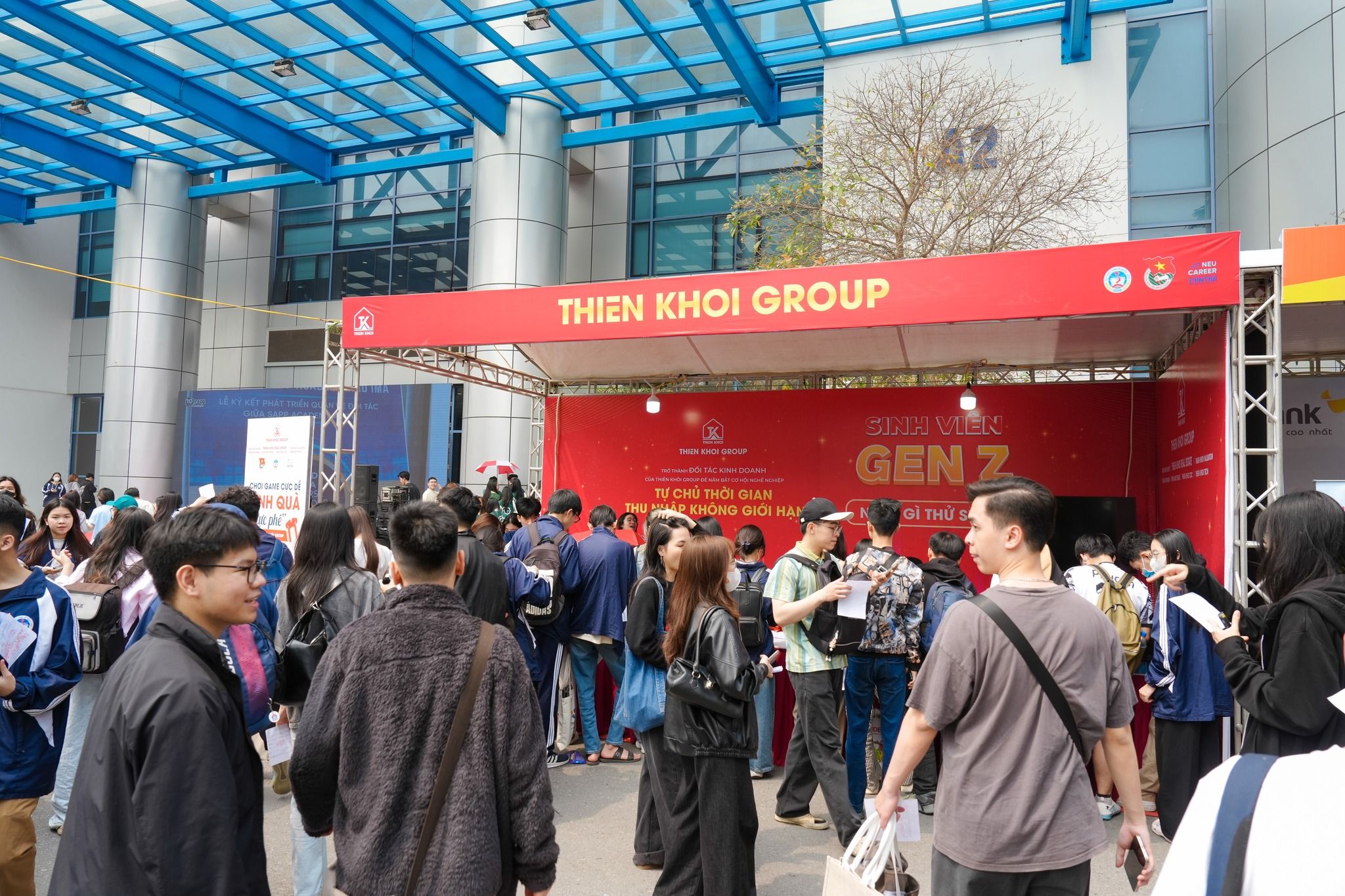 Tổng hợp hình ảnh sự kiện: Thiên Khôi Group x NEU: Hợp tác kiến tạo nguồn nhân lực thích ứng với ...